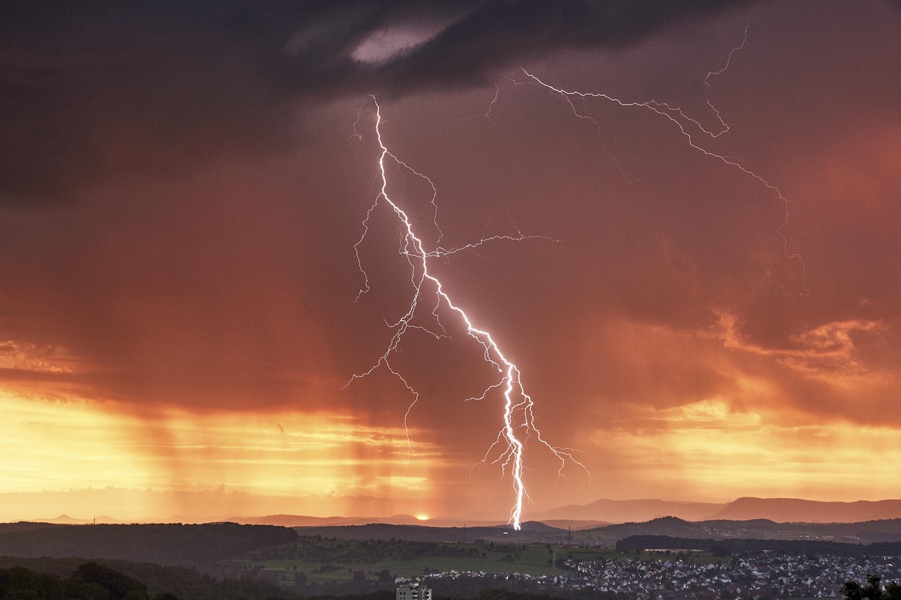 Faith in the Storm: How to Hold On to God During Life's Toughest Trials ...